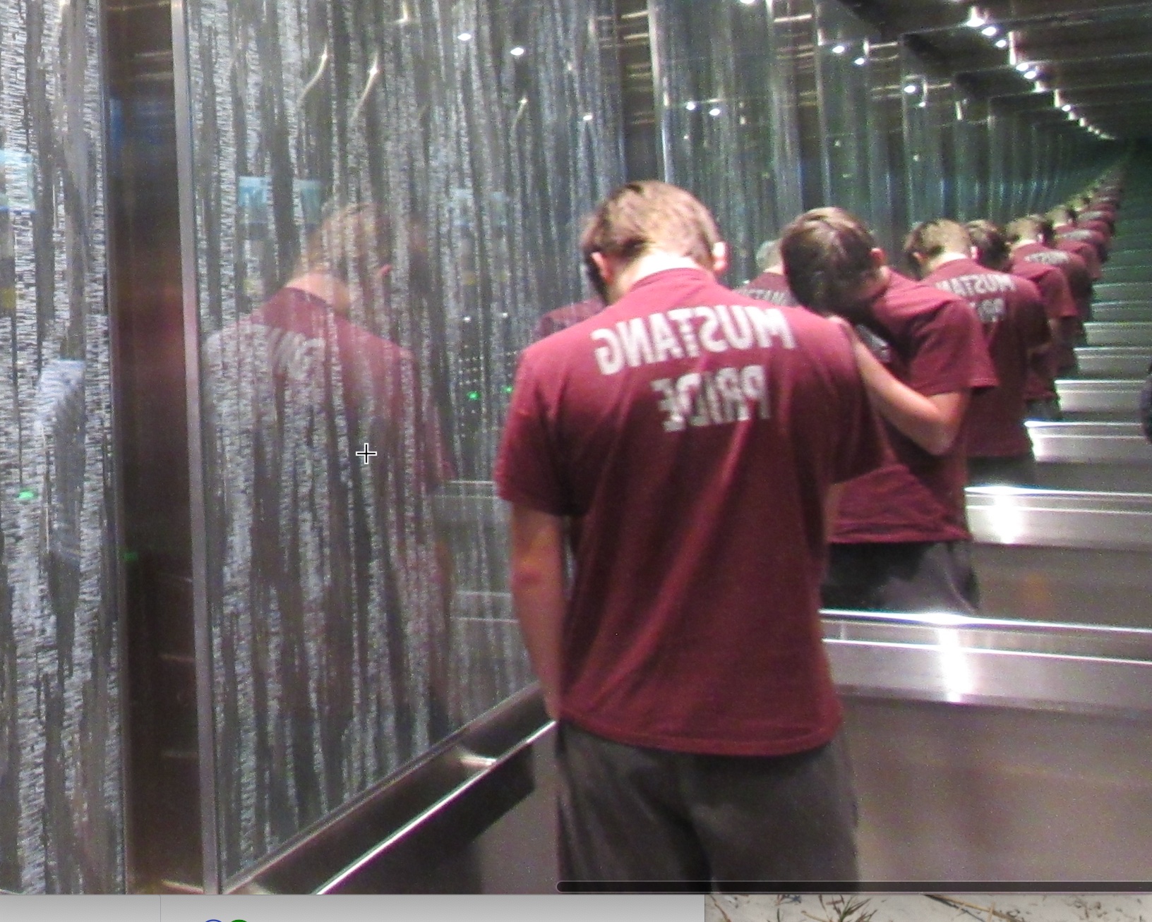 Exploring Infinite Mirror Reflections and Light Dynamics